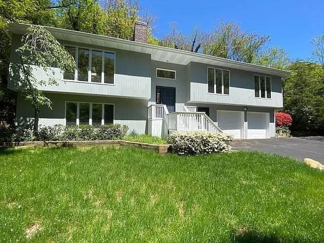 321 E Main St, Centerport, NY 11721
