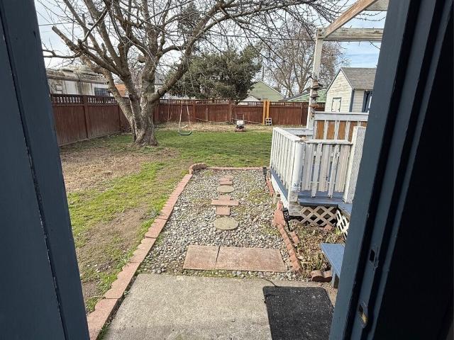 321 E Oak Street