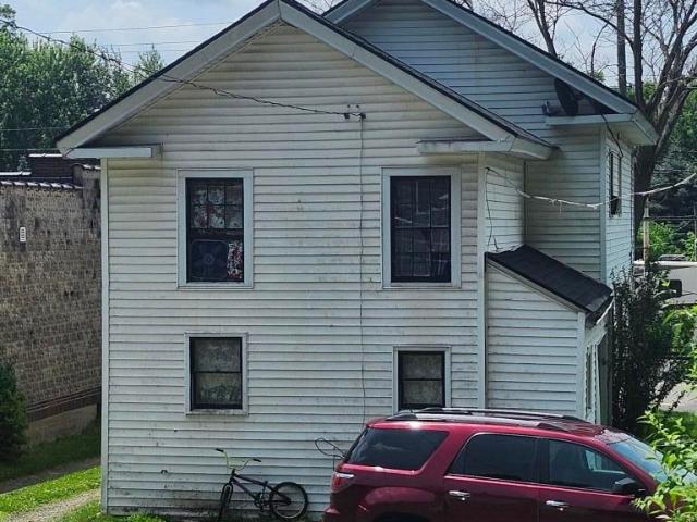 321 E Poplar Street
