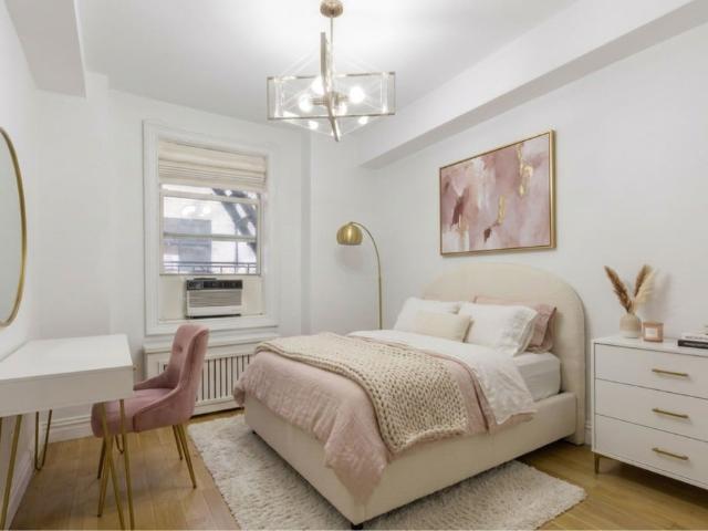321 East 43rd Street, Unit 905