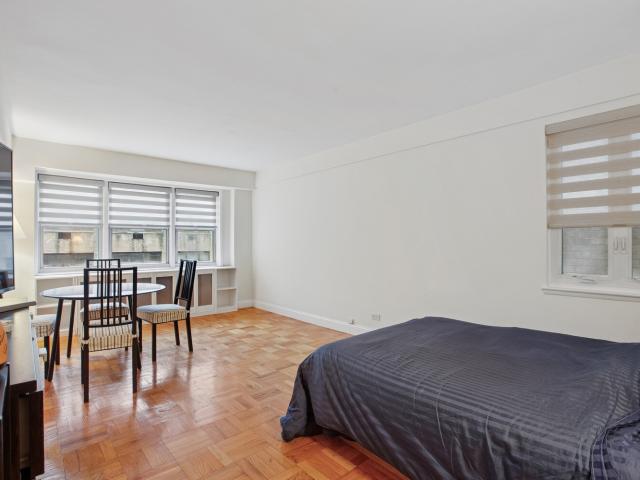 321 East 45th Street, Unit 11H
