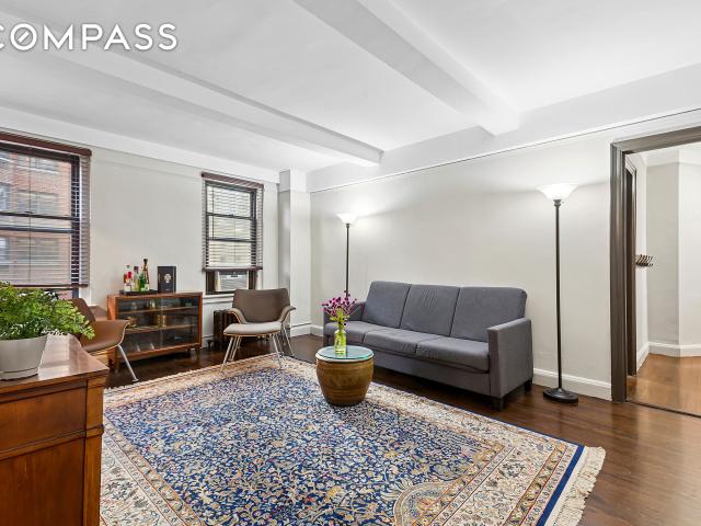 321 East 54th Street, New York, NY