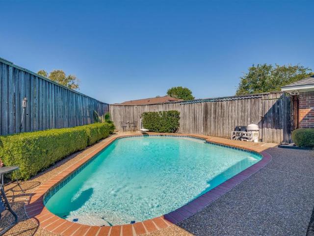 321 Kingsbridge Drive