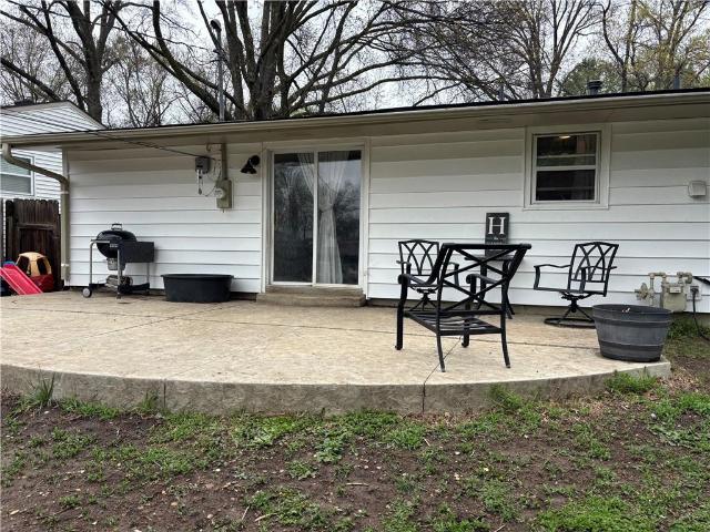 321 Holiday Dr, Lansing, KS 66043 | MLS #2613 | Compass