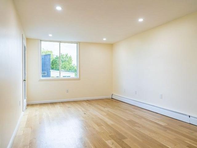 321 Harvard St Apt 307, Cambridge, MA 02139