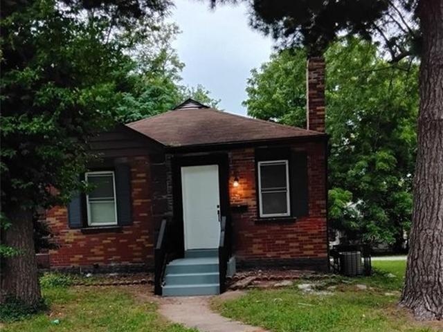 321 Henquin Dr, Ferguson, MO 63135