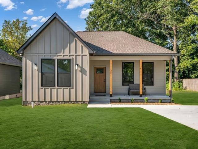 321 Jackson St, White Bluff, TN 37187