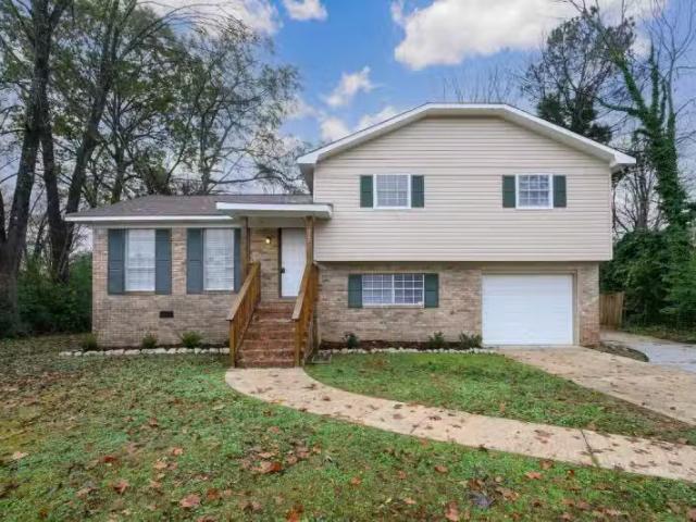 321 JUNE AVE, HUEYTOWN, AL 35023