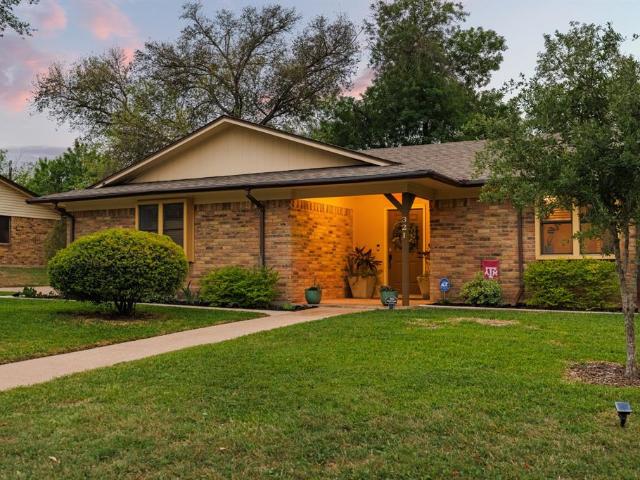 321 Oklahoma Ave, Hewitt, TX 76643 | Compass