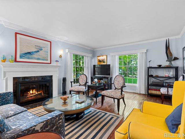 321 Lakeshore Drive