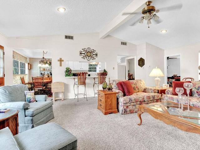 321 Lakeview Drive