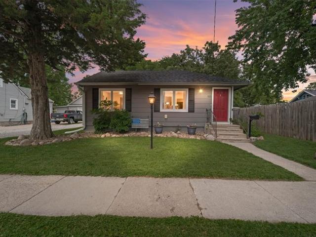 321 M Ave, Nevada, IA 50201