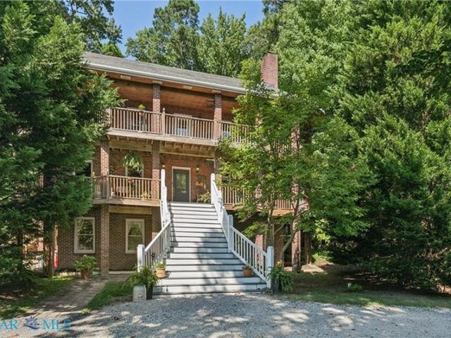 321 Maxwell Ln, Newport News, VA 23606