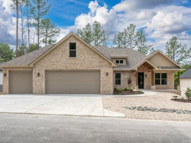 321 Maderas Dr, Hot Springs Village, AR 71909