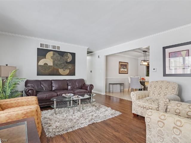 321 Meadowbrook Avenue