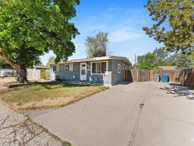 321 N 4th W