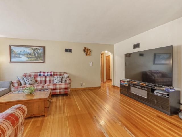 321 N Dewey Ave