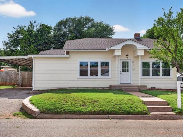 321 N Howard St, Elk City, OK 73644