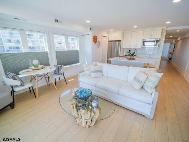 321 S 6th Street