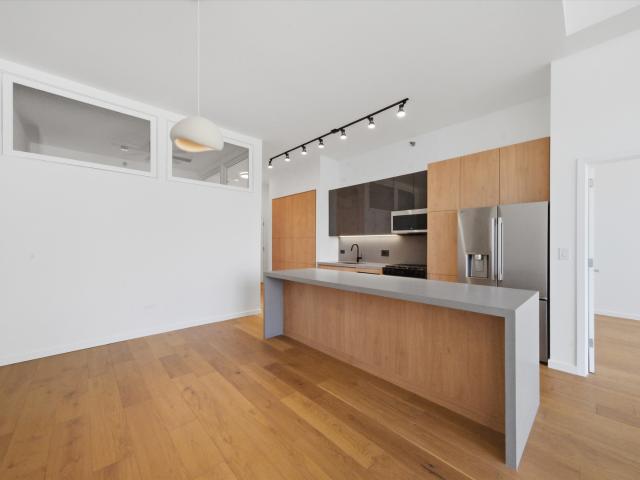 321 S Sangamon Street # 908