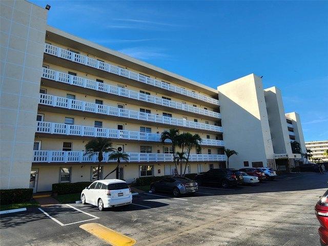 321 SE 3rd St Apt 302, Dania Beach, FL 33004