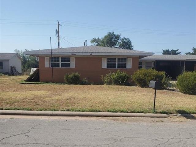 321 Pawnee Rd Unit B, Foss, OK 73647