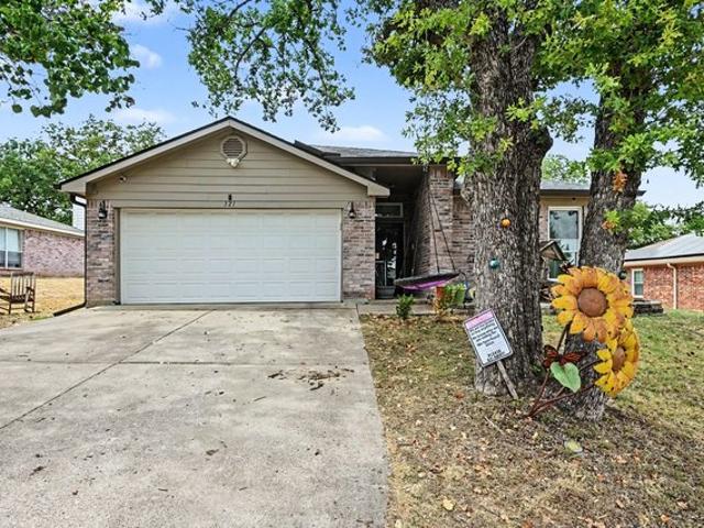 321 Pecos Dr, Weatherford, TX 76086