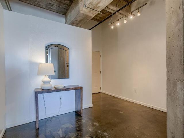 321 W 7th Street # 306