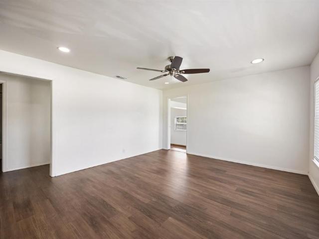 321 W 7th Street