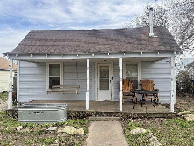 321 W Violet Ave, Potwin, KS 67123