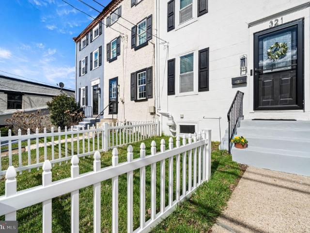 321 W Chestnut Street