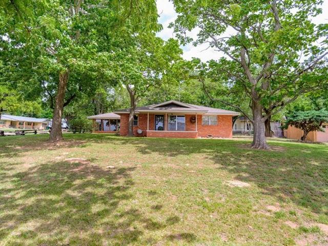 321 W Knipe Ave, Perkins, OK 74059
