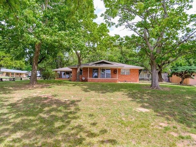 321 W Knipe Ave, Perkins, OK 74059