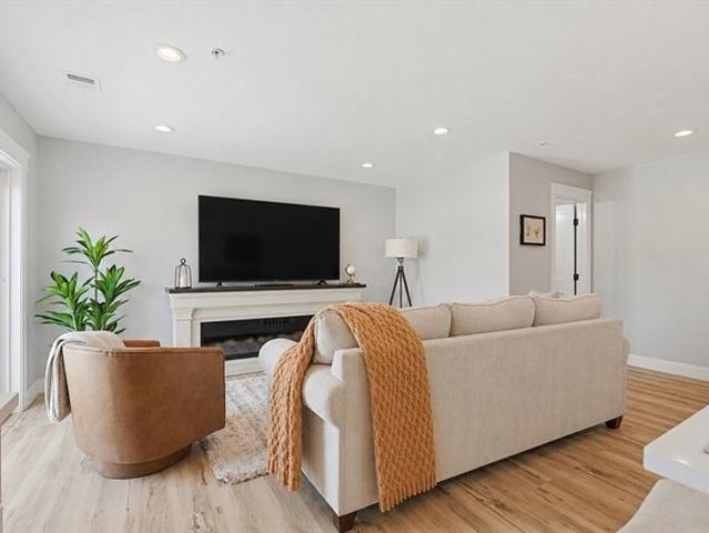 321 Winthrop St Unit 109, Taunton, MA 02780