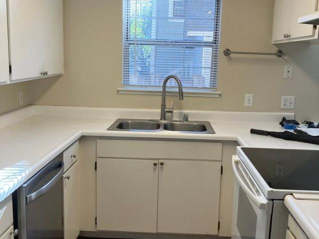 321 T Street 2 Bedroom Apartment for Rent at 321 T St, Sacramento, CA 95811
