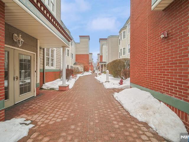 321 The Promenade