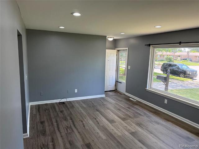 32246 Oakview Drive