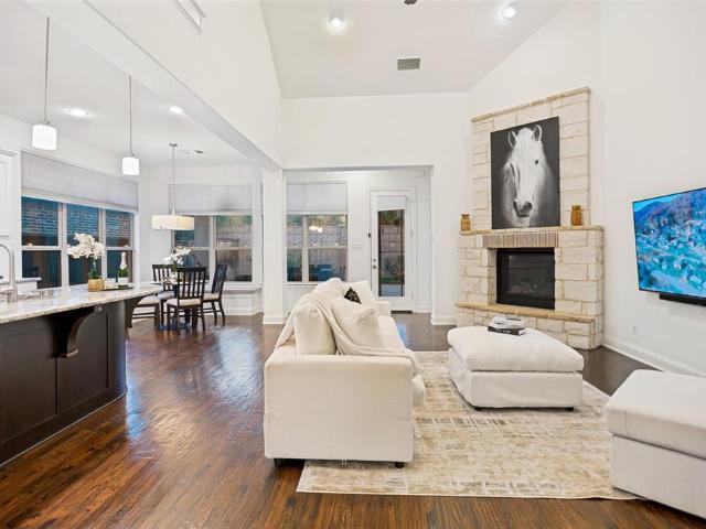 3224 Balcones Drive
