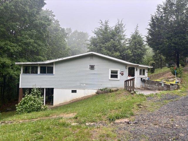 3224 Crites Mountain Rd, Erbacon, WV 26203