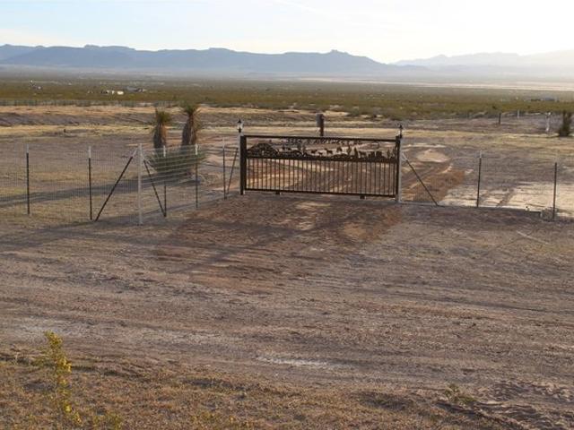 3224 S Amythest Rd, Golden Valley, AZ 86413