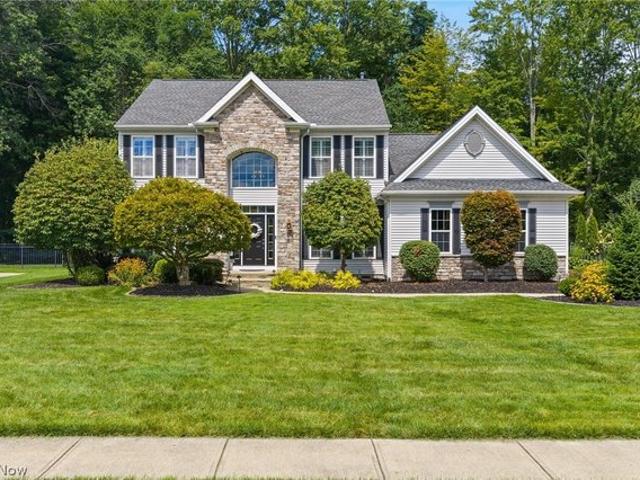 32258 Woodfield Dr, Avon Lake, OH 44012