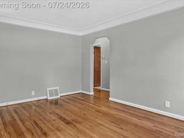 3225 N Altadena Avenue