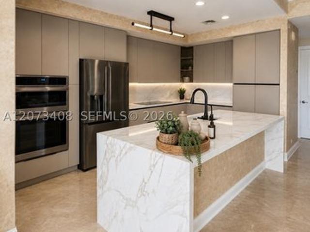 3225 NE 207th Ter, Aventura, FL 33180