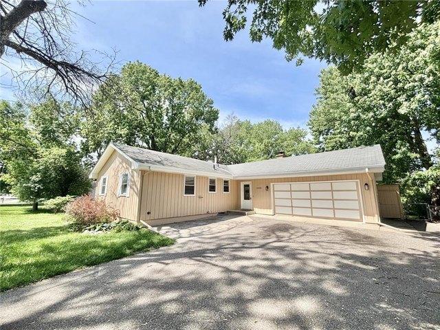 3225 Lanewood Ln N, Plymouth, MN 55447
