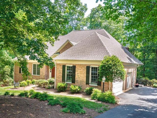 3225 Prestwick Pl