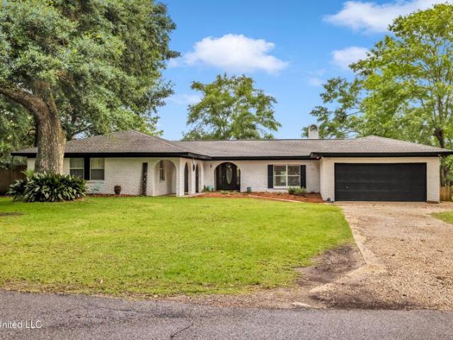 3225 Red Bluff Circle, Ocean Springs, MS 39564
