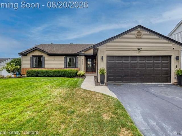 3225 Silver Ct, Wixom, MI 48393