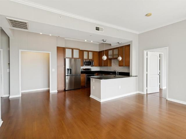 3225 Turtle Creek Boulevard # 1211