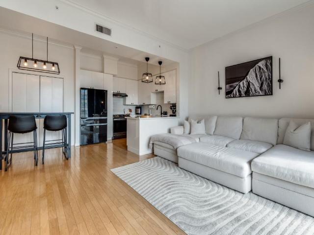 3225 Turtle Creek Boulevard # 1235