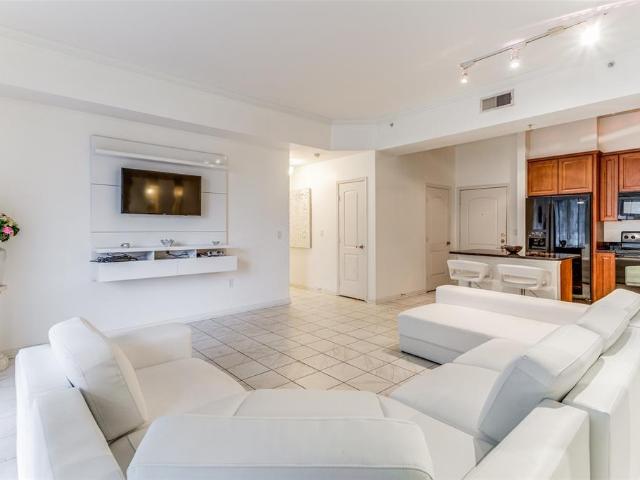3225 Turtle Creek Boulevard # 16